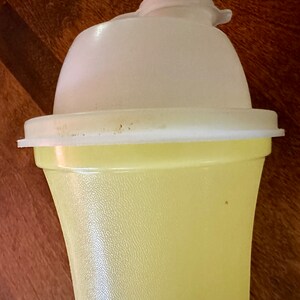 Vintage TUPPERWARE 16 Ounce Quick Shake Blender Bottle With Wheel - Etsy