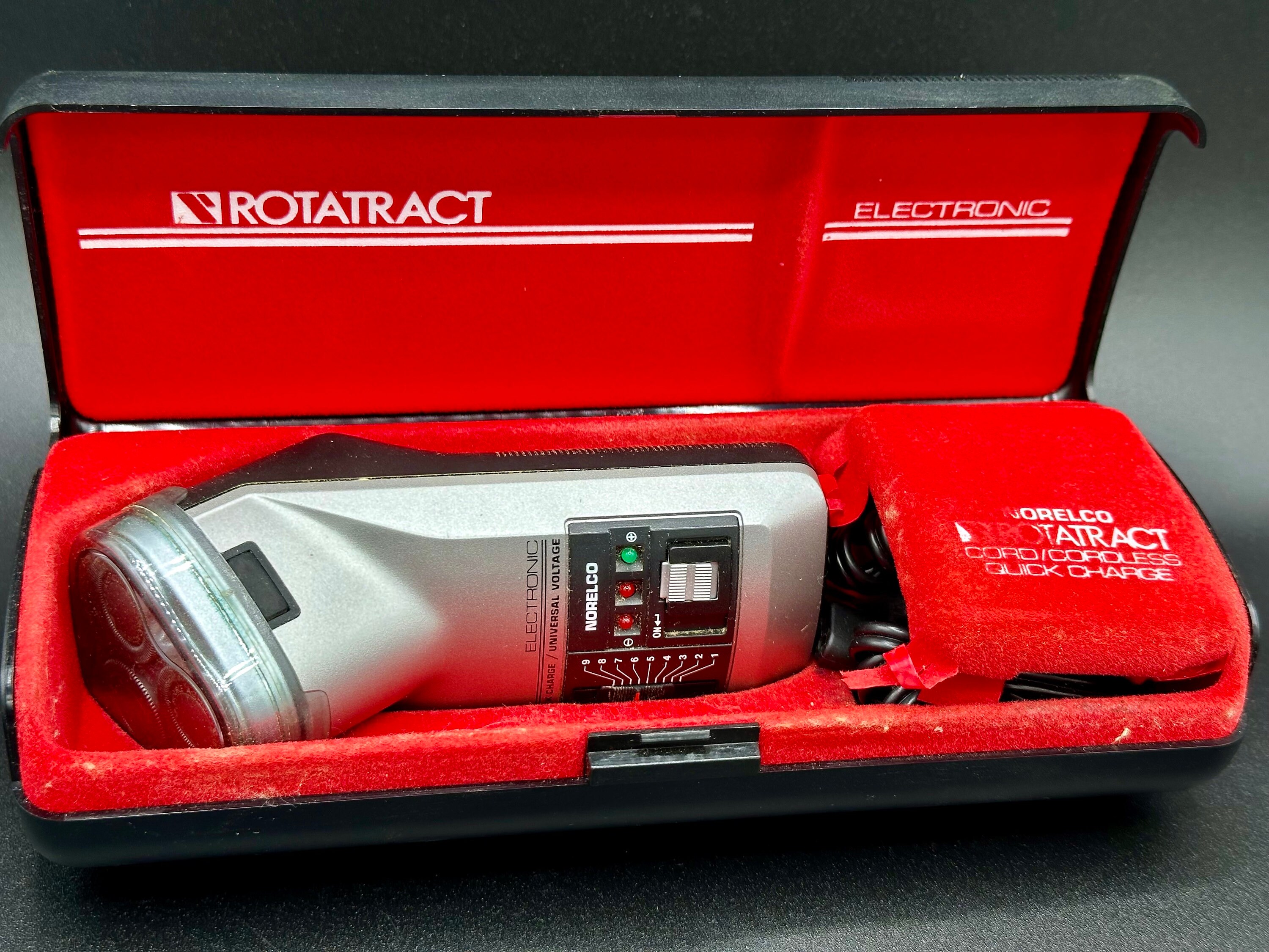 Vintage Norelco Rotatract Quick Charge Rechargeable Electronic Razor ...