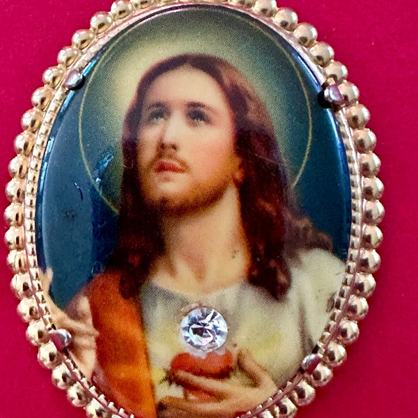 Oval Shaped Jesus Pendants - Etsy