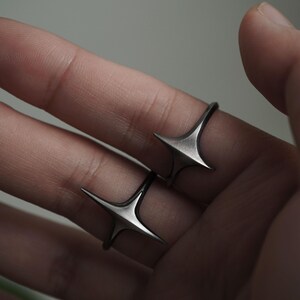 Stella Ring, Ridged Brushed Oxidised Silver, Star 925 Sterling Silver ...