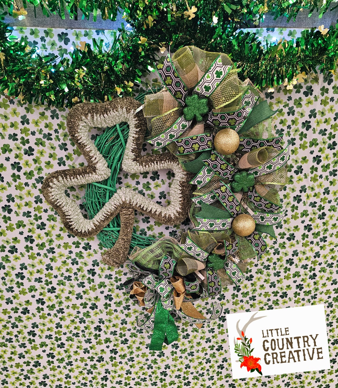 Four Leaf Clover Wreath, Green and Gold, Spring Clover Wall Hanger, St ...