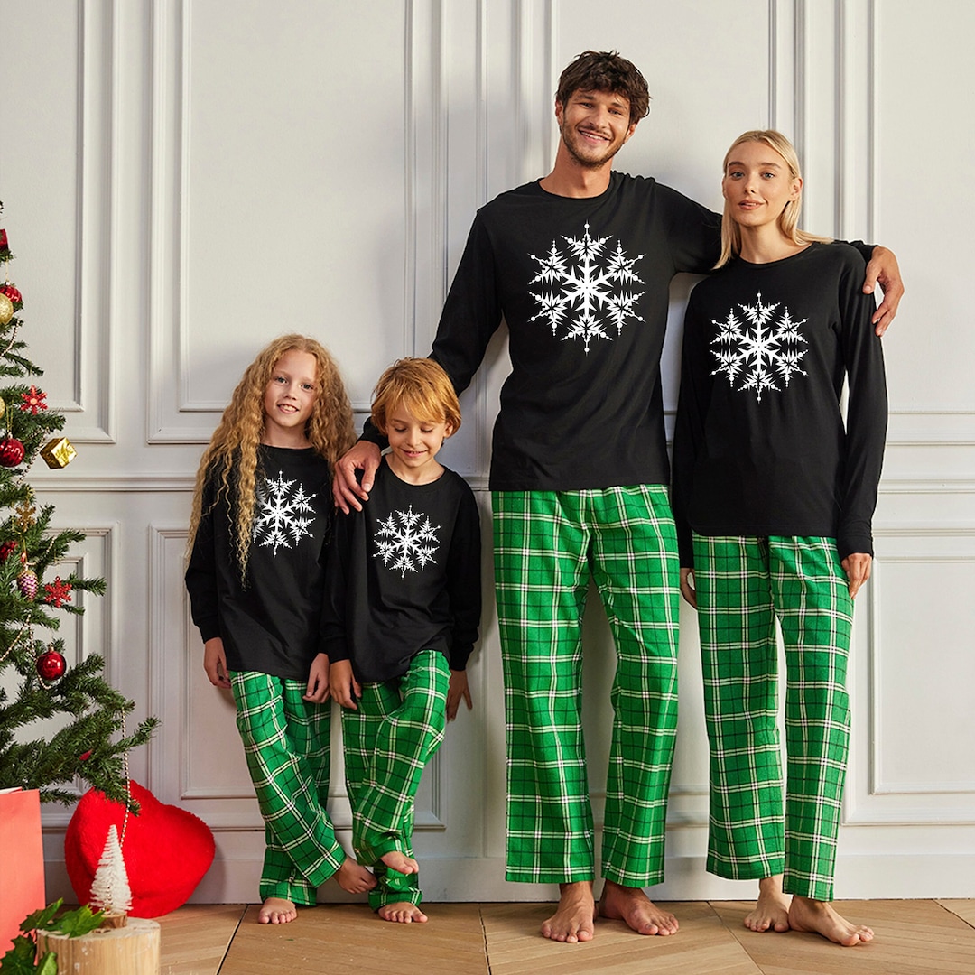 Christmas Outfit Family Set Snowflake Red Green Xmas Gifts Family ...