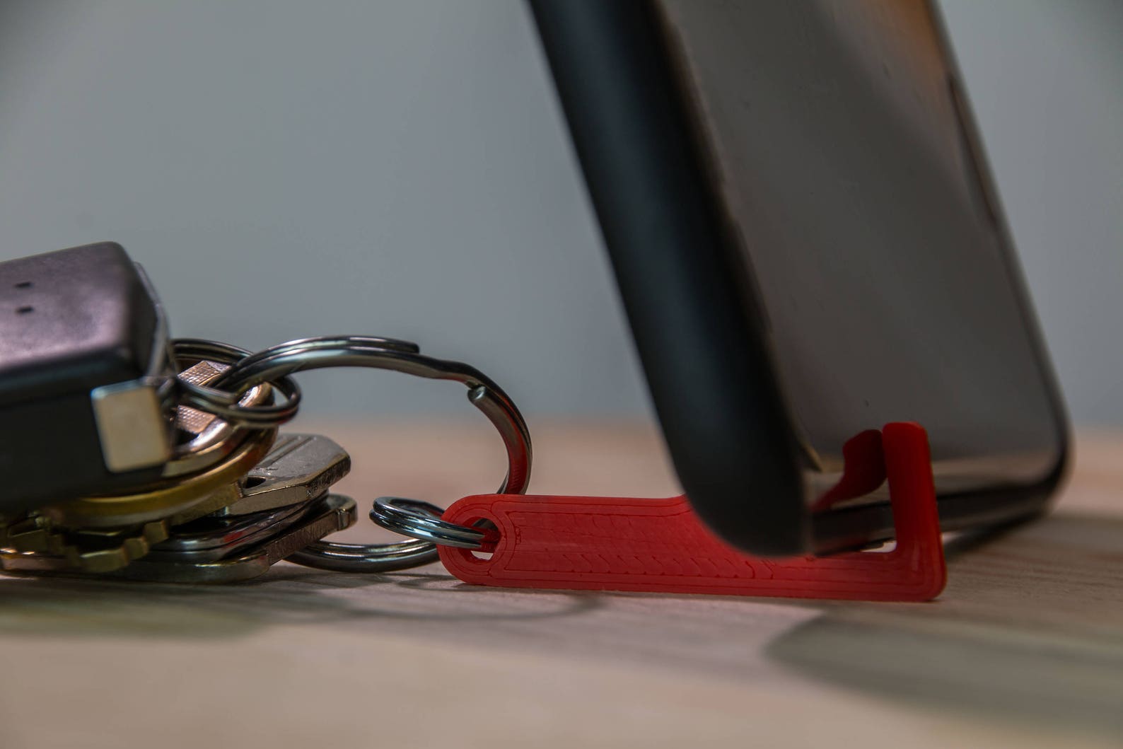 Keychain Phone Kickstand - Black , Keychain Phone Stand, iPhone Stand ...