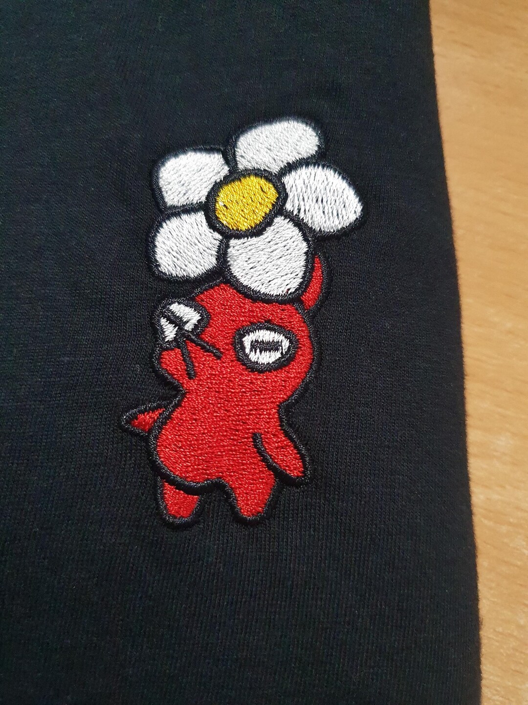 Red Pikmin Embroidered T-shirt - Pikmin T-shirt Embroidered- Pikmin ...