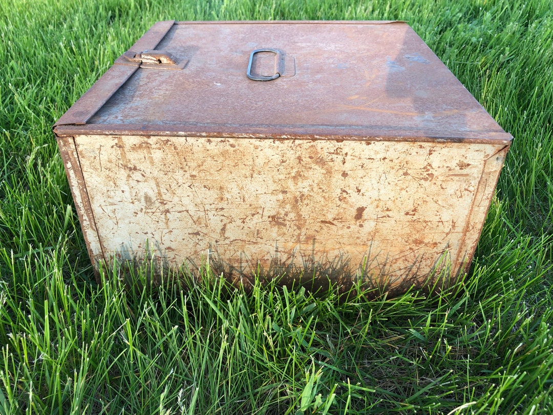 Vintage Metal Mailing Egg Crate, With Inserts - Etsy
