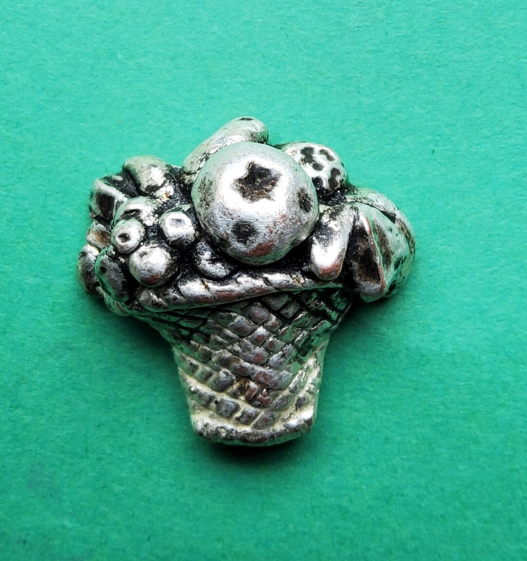 Vintage British 1940's Phelonic Resin Basket of Fruit Button. - Etsy