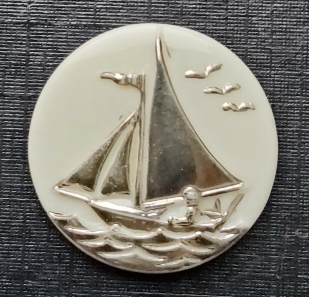 Vintage Large Glass 1920-30's Sailing Boat Button. - Etsy