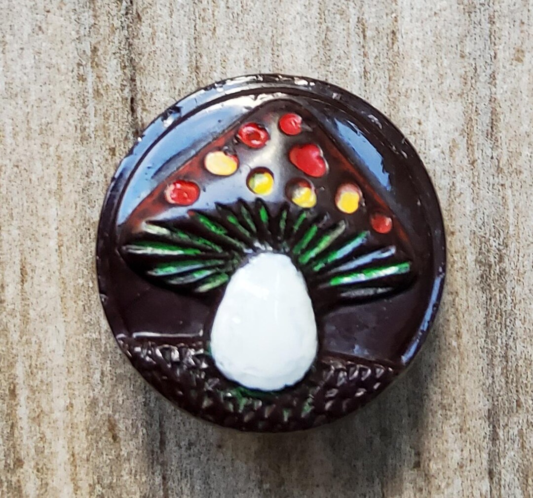 Vintage 1930's glass toadstool button. - Etsy 日本