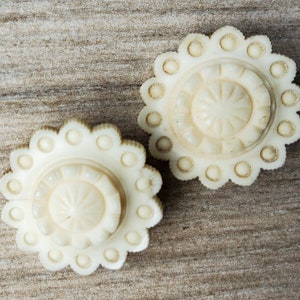 Vintage Pair of Early 1900's Carved Bone Buttons. - Etsy