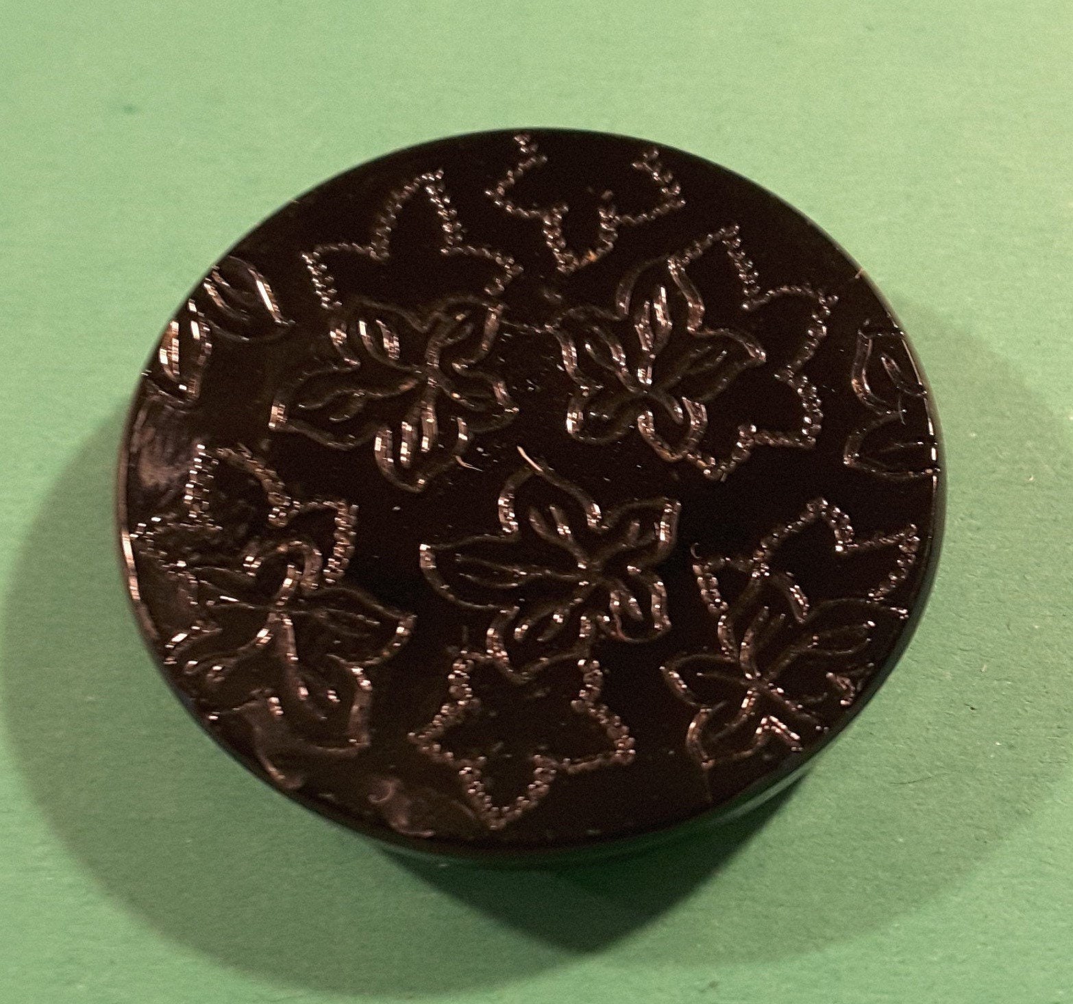 Vintage 1930's Large Glass Button With Leaf Design. - Etsy