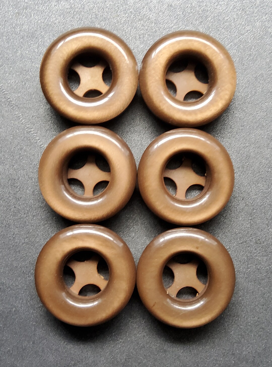 Vintage Set of Six 1950's Brown Plastic Buttons. - Etsy