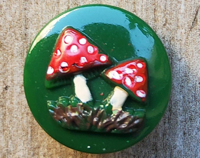 Vintage 1920's Hand Painted Glass Toadstool Button. - Etsy