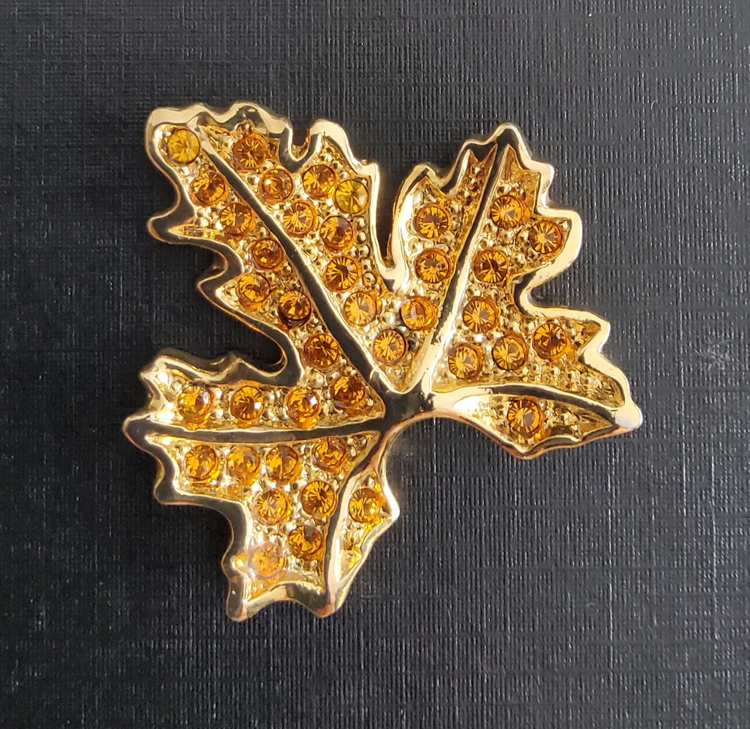 Vintage Large 1980's Maple Leaf Button. - Etsy