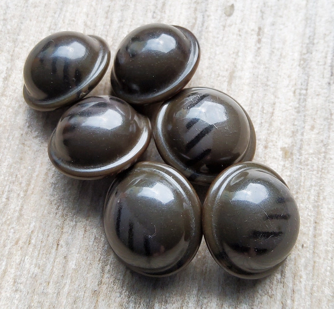 Vintage 1930's Set of 6 Celluloid Buttons. - Etsy