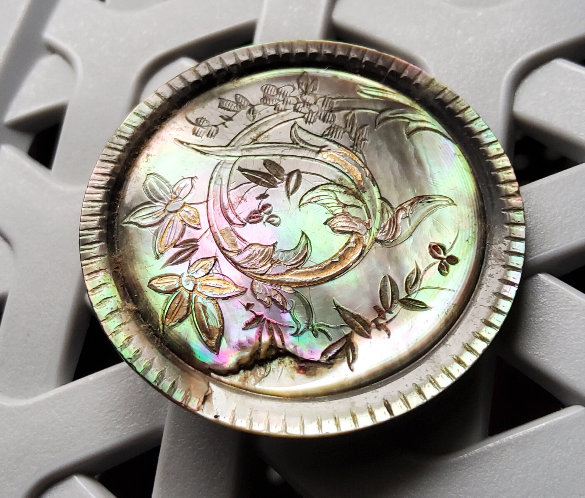 Vintage Large 1800's Engraved Mother of Pearl Button. - Etsy