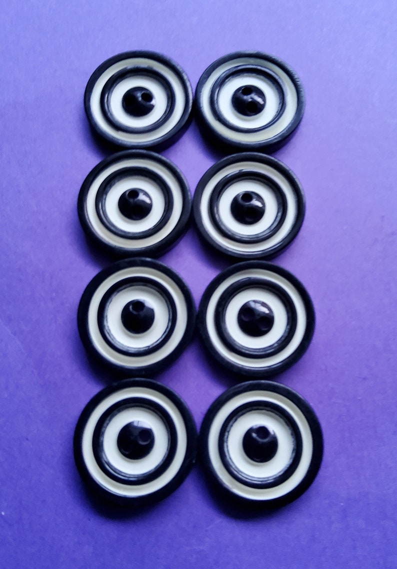 Vintage Set of Eight 1950's Plastic Buttons. - Etsy