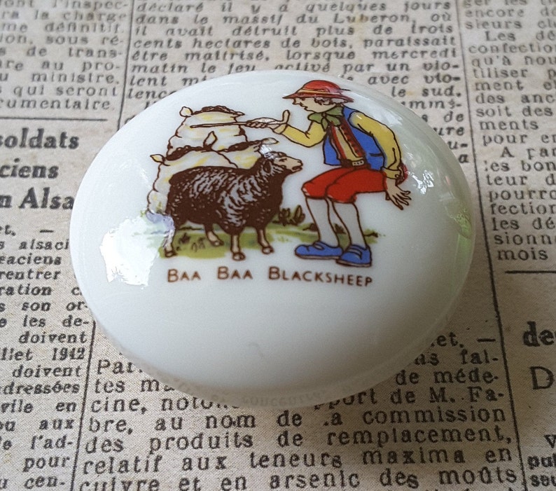 Vintage nursery rhyme button 'Baa Baa black sheep'. | Etsy