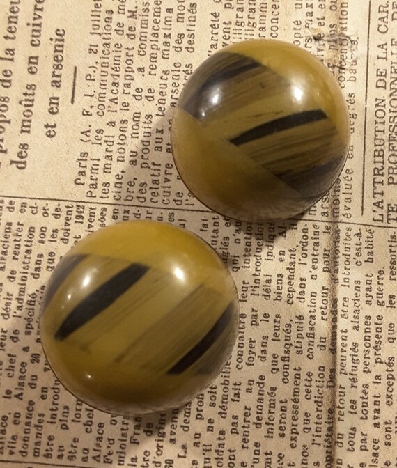 Vintage Pair of Celluloid 1930's Buttons. | Etsy