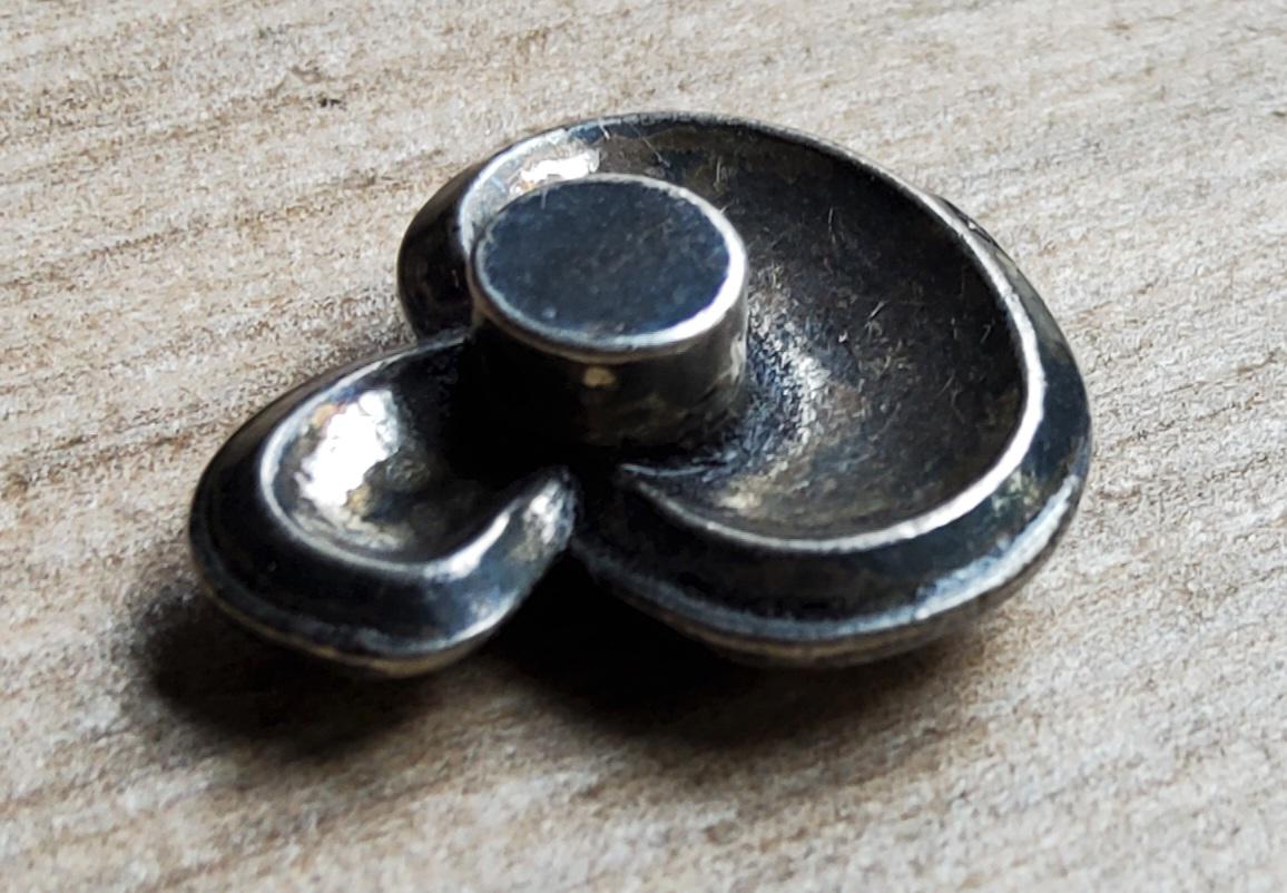 Vintage Metal Toadstool Button. - Etsy