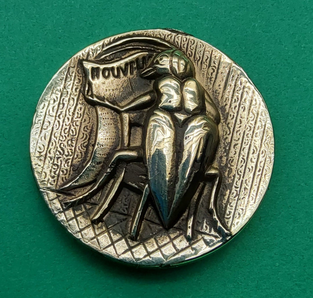 Vintage Bronze Archy Cockroach Button. - Etsy