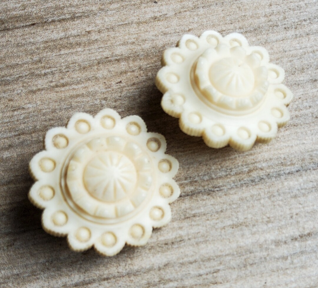 Vintage Pair of Early 1900's Carved Bone Buttons. - Etsy