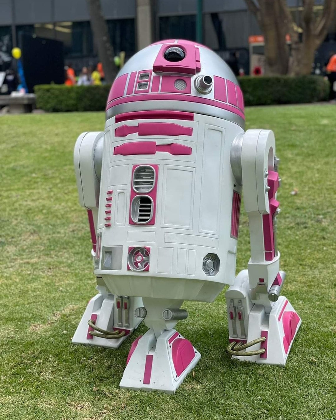 R2-D2 Life Size - Etsy