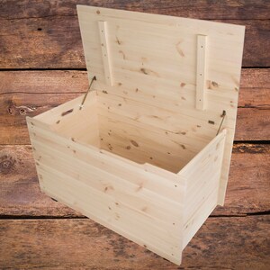 Extra Large Wooden Decorative Storage Chest Bedding Trunk With Hinged ...