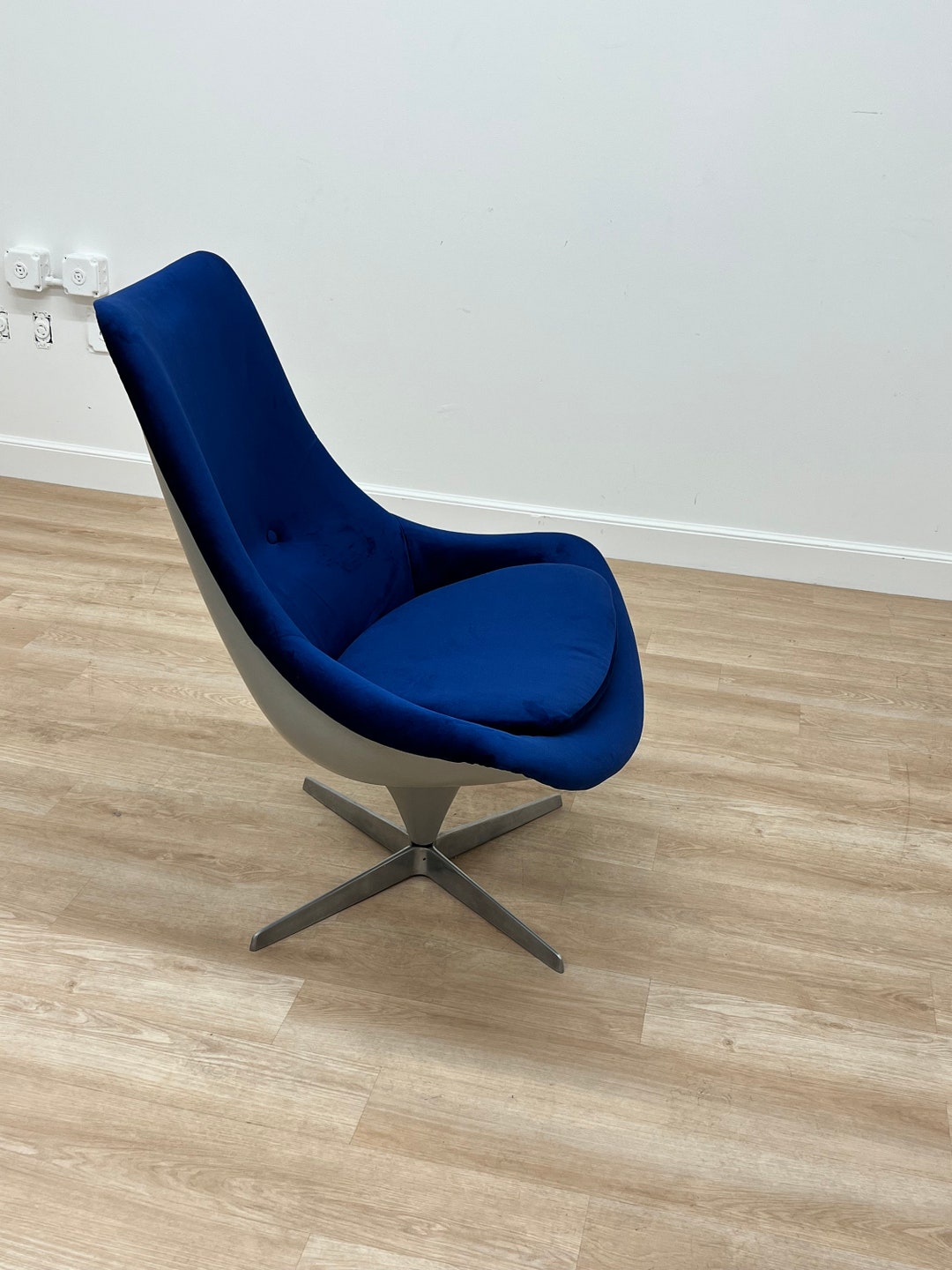 Mid Century Chair 'egg' Chair by Lurashell of England - Etsy