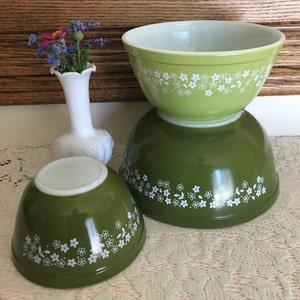 Vintage Pyrex Spring Blossom Green Redesign Full 3 Piece Mixing Bowl ...