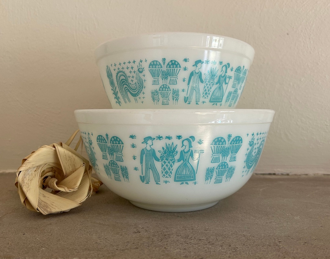 Vintage Pyrex "butterprint" Mixing Bowls 2 Piece Set 402 & 403, Made in ...