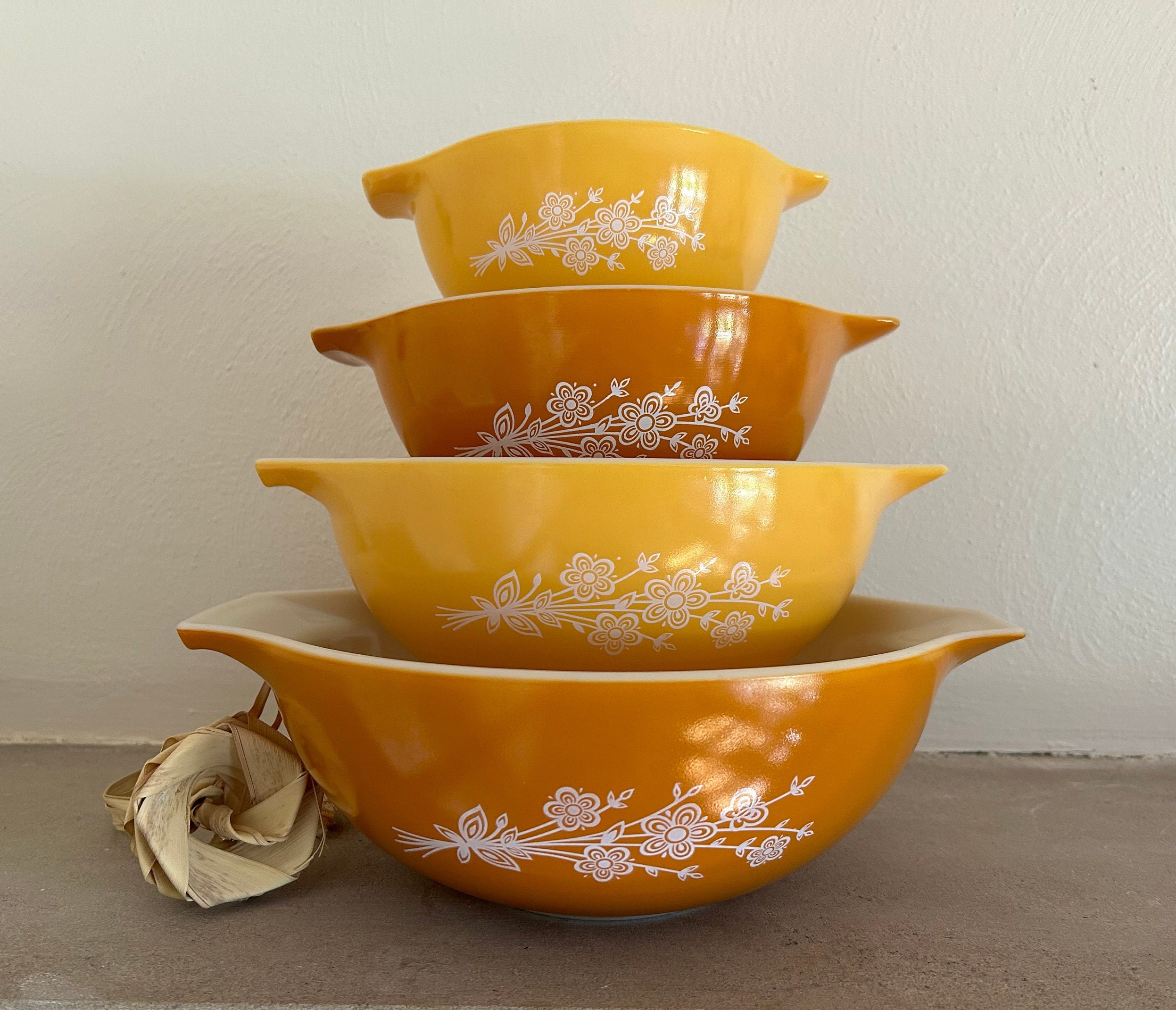 Vintage Pyrex butterfly Gold Redesign Full Cinderella Mixing Bowl Set ...
