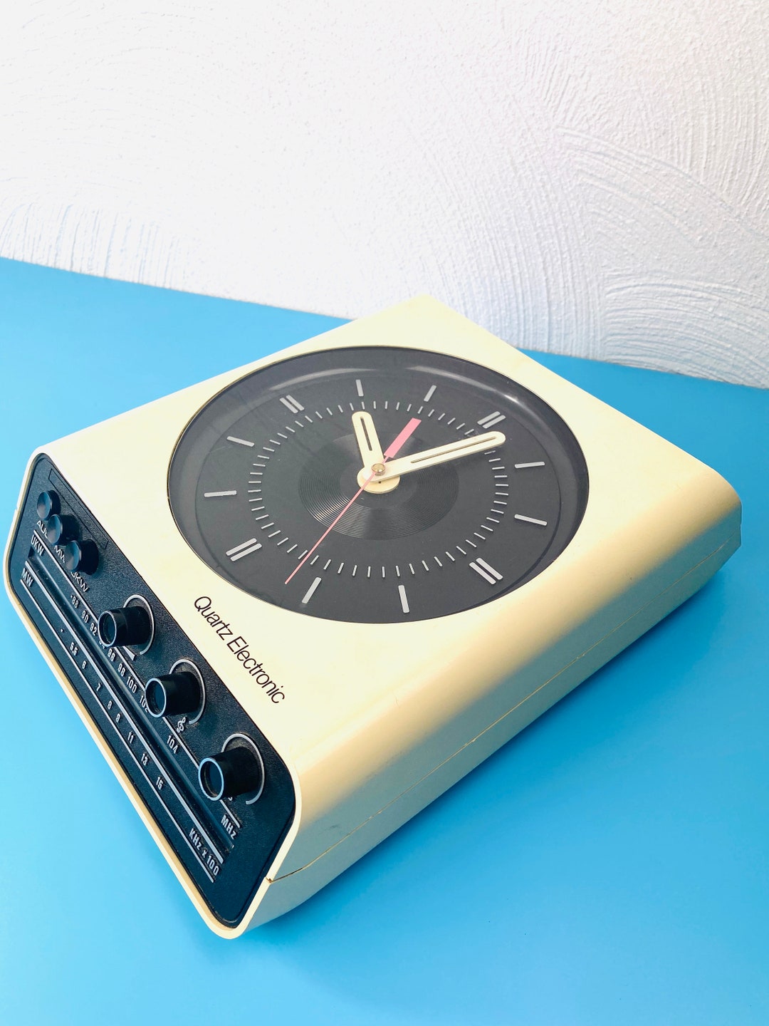 Space Age Wall Clock, 70s Retro Vintage Kitchen Clock With Radio ...