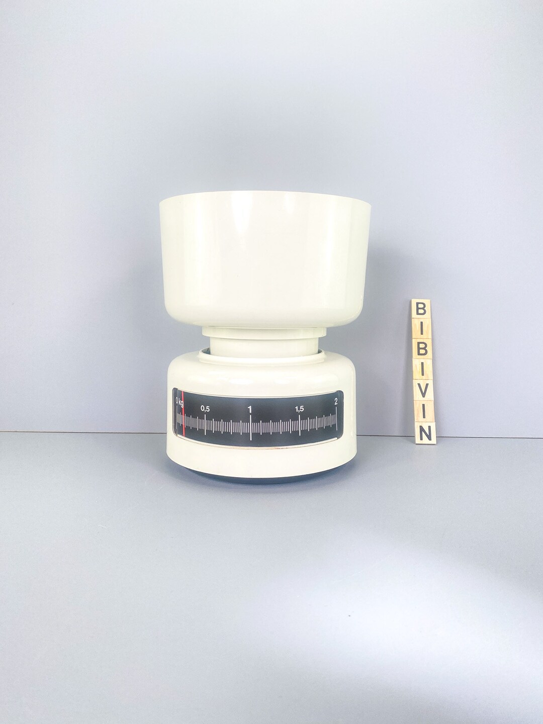 Kitchen Scale Analog White and Round in Spaceage Design, Original ...