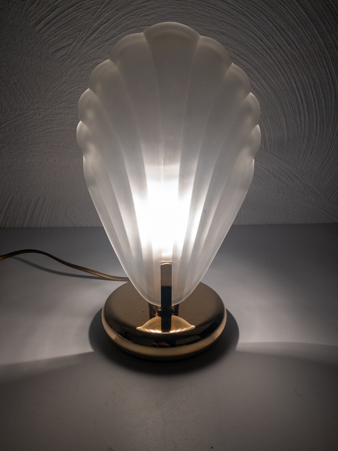 Vintage Lamp, Frosted Glass Clamshell Lamp by AF Cinquanta Italy Clam ...