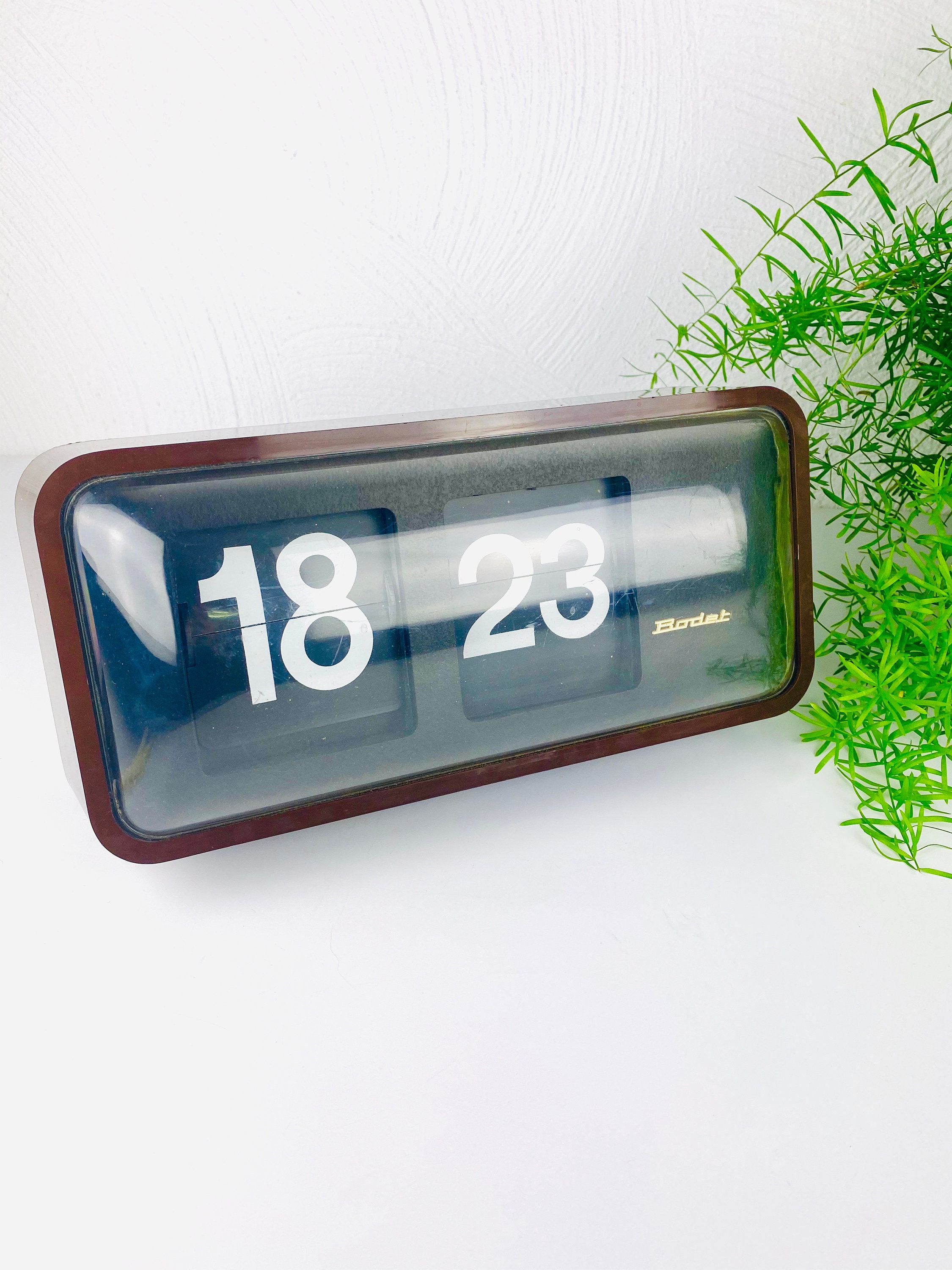Vintage Flip Wall Clock