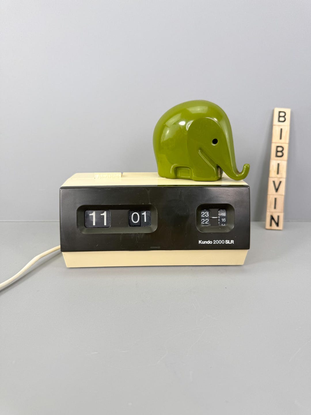 Kundo 2000 SLR Rolling Numeral Alarm Clock – Space Age Design From the ...