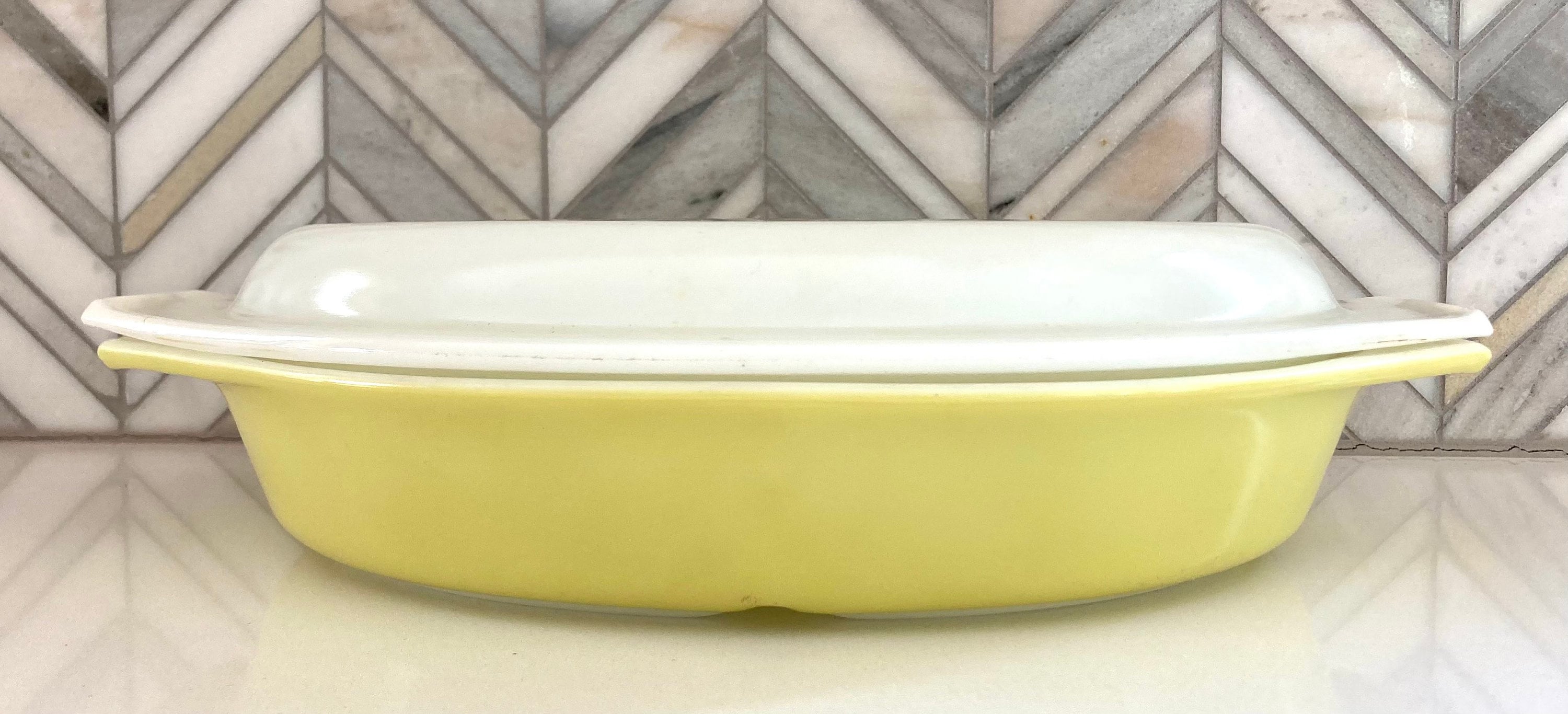 PYREX Verde Casserole Dish, 1 1/2 Quart Qt., Divided Bowl, Lid, Yellow ...