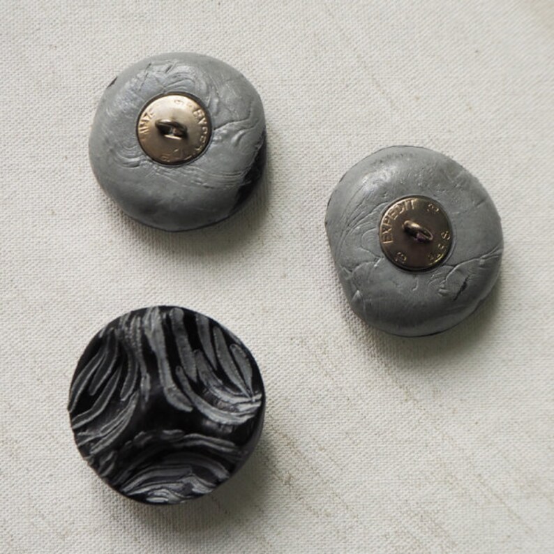 Design Button 80s Gray and Black 35mm - Etsy