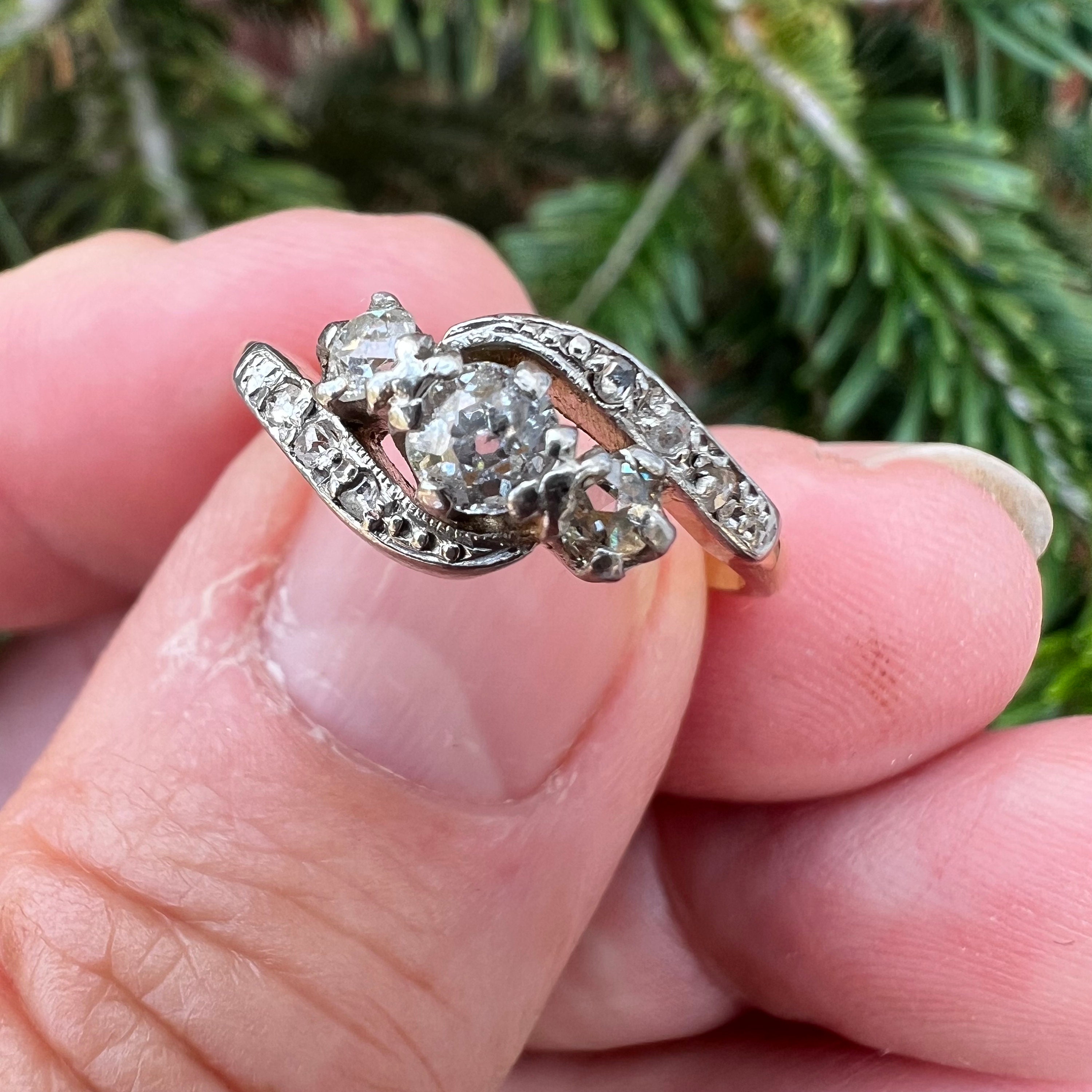 Antique 3 diamond ring store