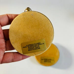 Delightful Pair of Peter Bates Collection World of Miniatures Cameo ...