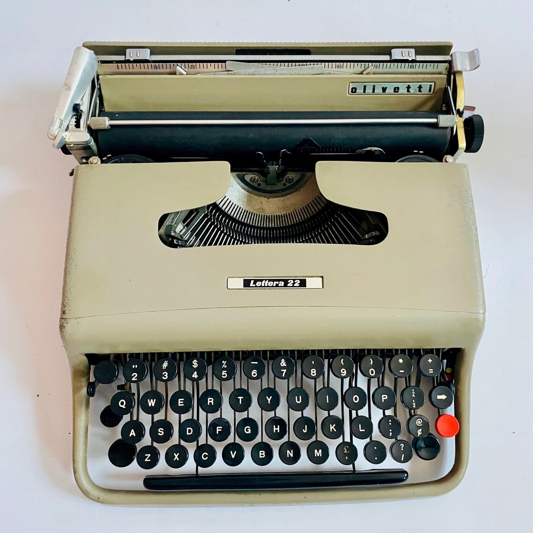 Olivetti Lettera 22 Vintage Typewriter in Beautiful Working Order Made ...