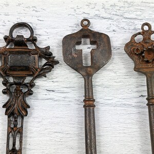 Antiqued Bronze Skeleton Key Pendants, Ornate Key, Antique Key, Cross ...