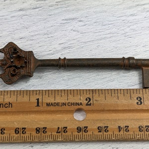 Antiqued Bronze Skeleton Key Pendants, Ornate Key, Antique Key, Cross ...