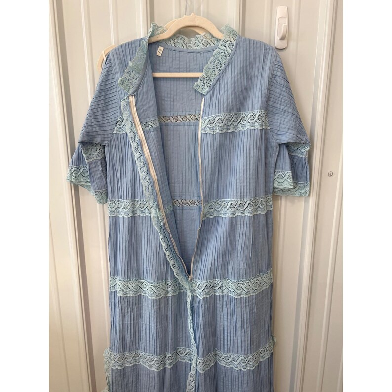 Vintage Housecoat Maxi Dress Womens 16 Pintuck Lace Trim Ruffled ...