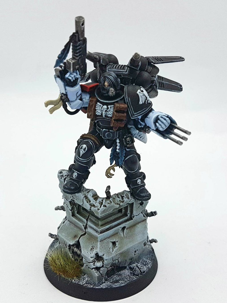 Kayvaan Shrike Primaris Raven Guard Painted miniature for | Etsy
