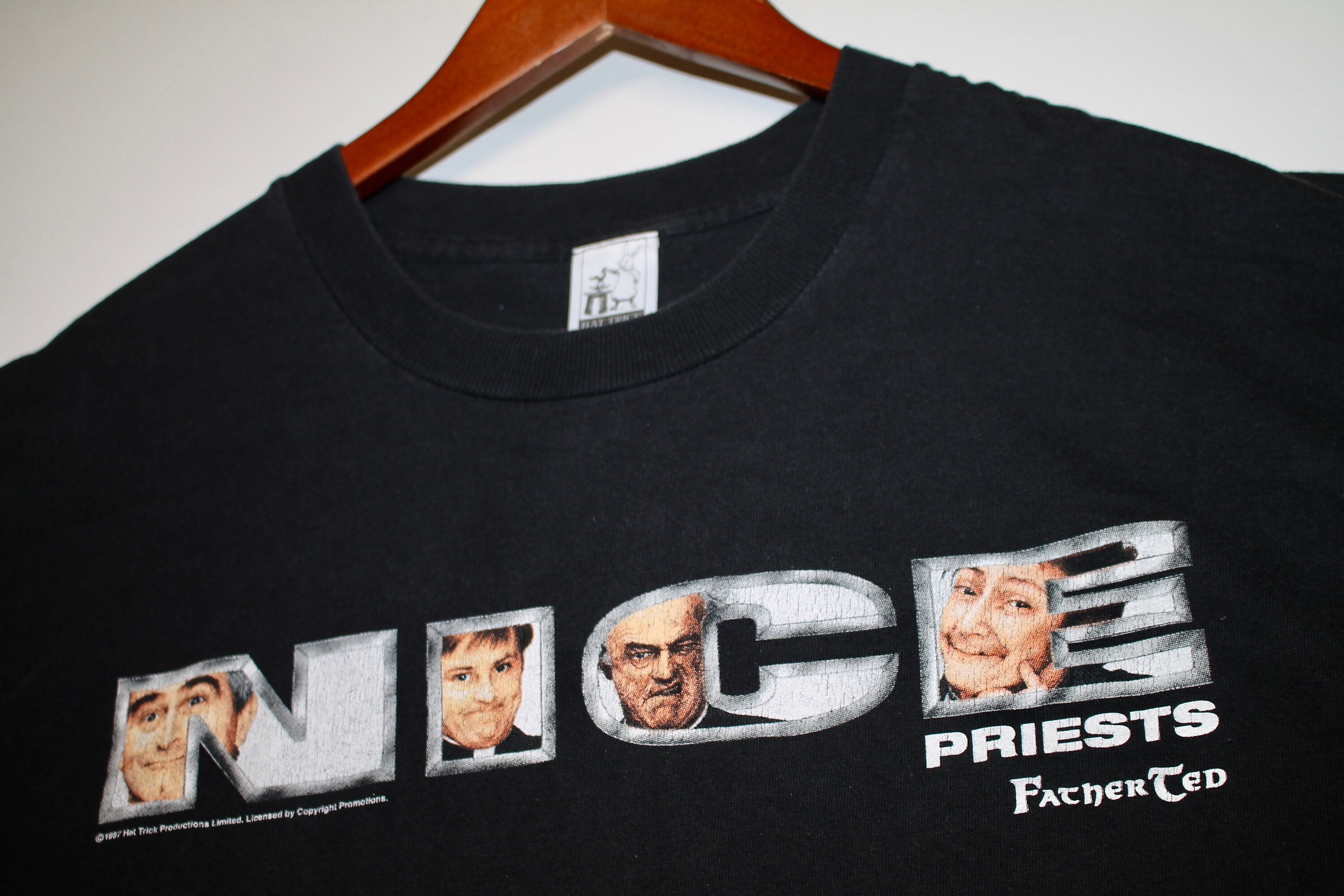 L * vtg 90s Father Ted tv show t shirt * british comedy channel 4 * 105.16