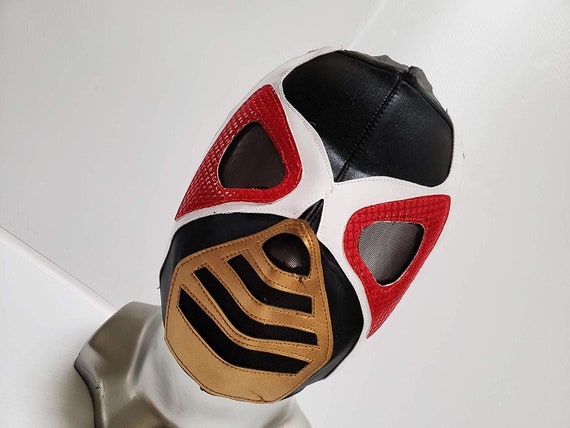 Luchador Maske Bane Mexican Luchador With A Menacing Pose Inspired By