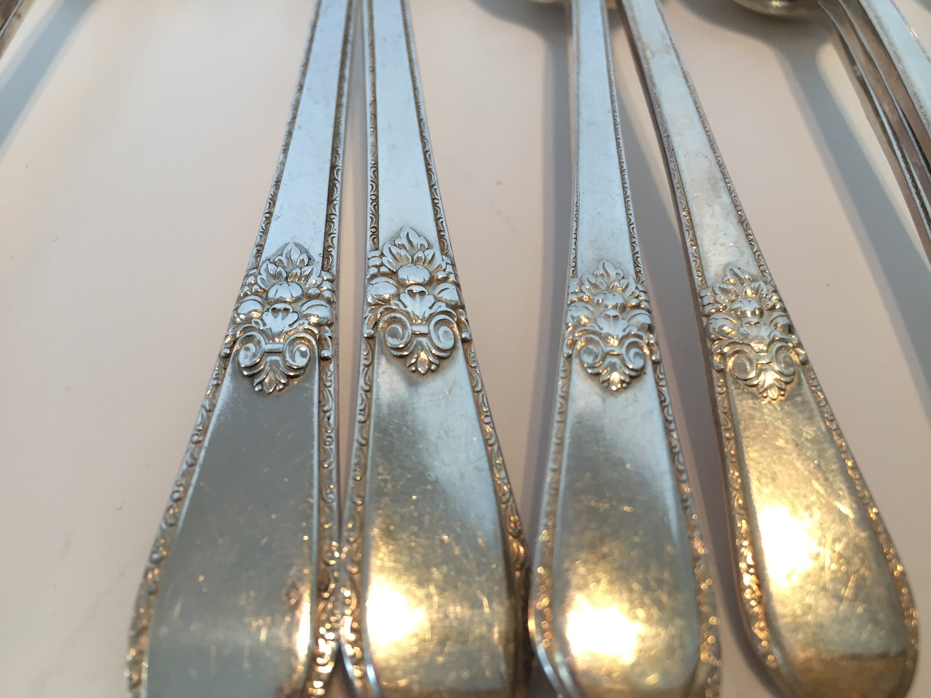 1847 ROGERS BROS 26 PIECE Adoration Flatware Set - Etsy