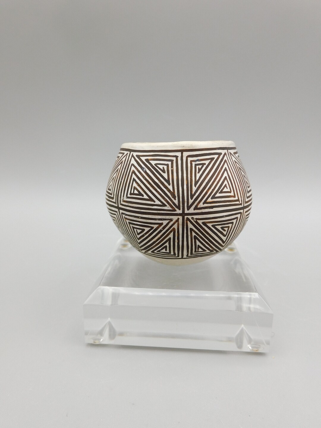 Beautiful Fine Line Acoma Pot by Juana Leno - Etsy