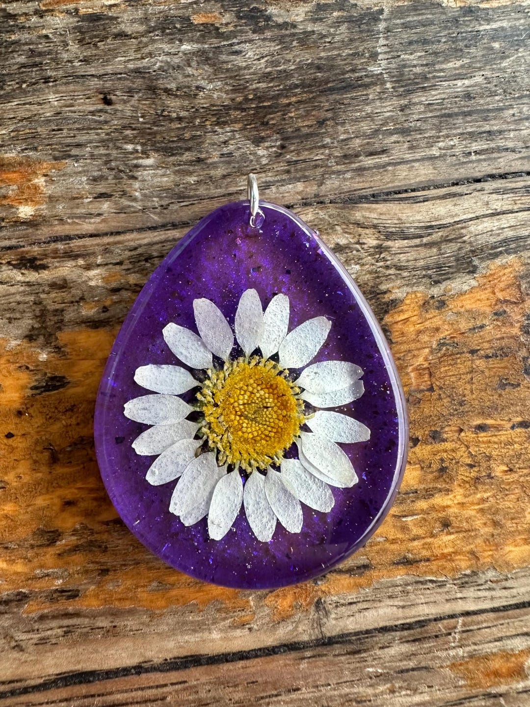 Majestic Daisy Resin Pendant - Etsy